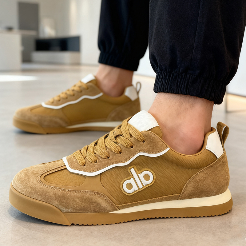 小街鞋业-量大价优，工厂直销爆款运动跑鞋